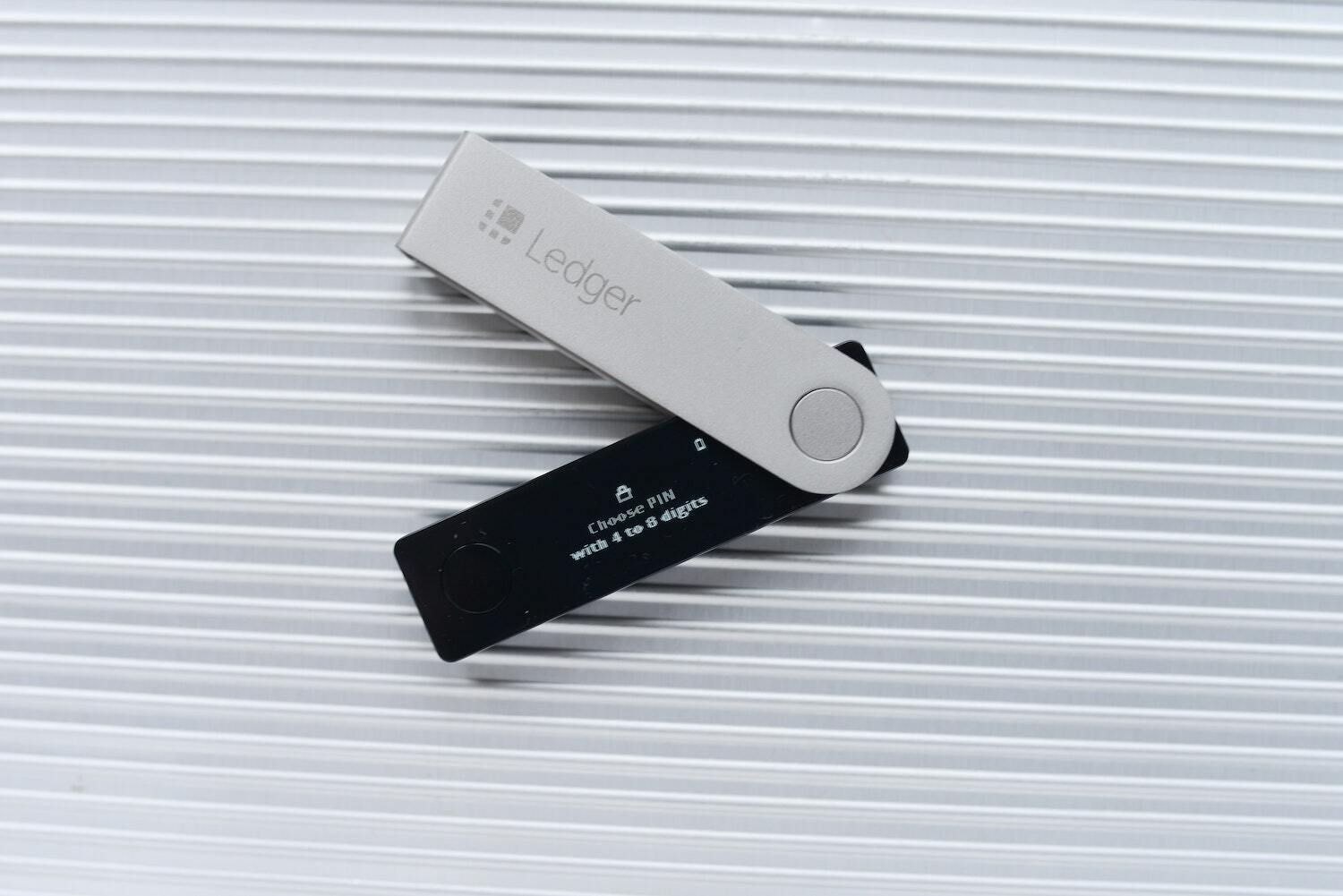 A Ledger Nano X Review for 2025: Secure Your Crypto